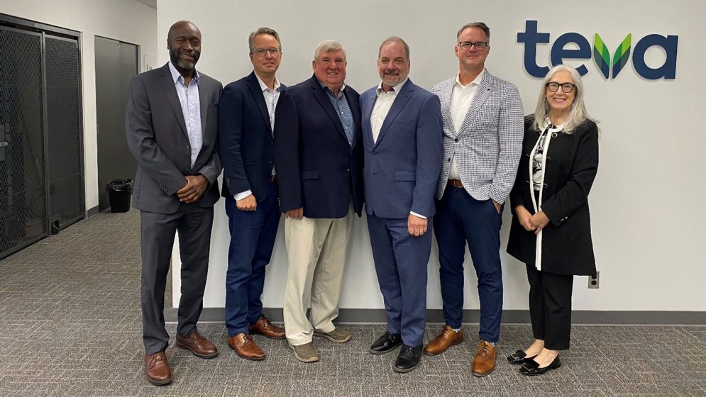 Government tour of Teva Canada’s Stouffville manufacturing facility ...
